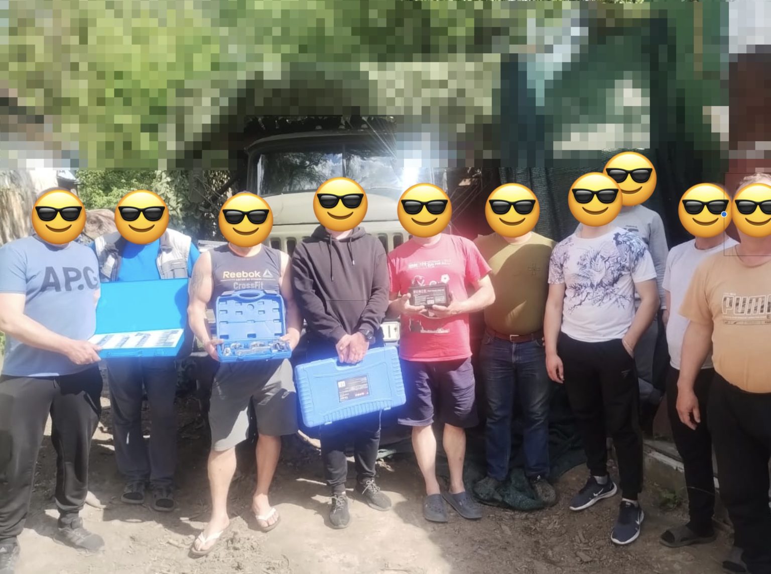 Metric Tap and Die Set, Ball Joint Separator, and Socket Set – Aid ...